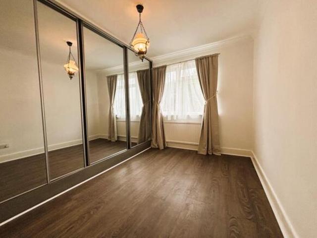 4 bedroom bungalow for rent in Greentrees Avenue, Tonbridge, TN10