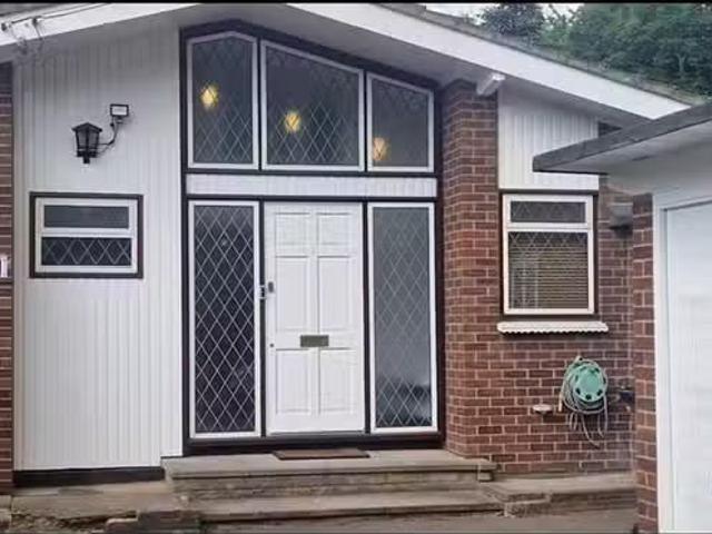 4 bedroom bungalow for rent in Green Street Green Road, Lane E.