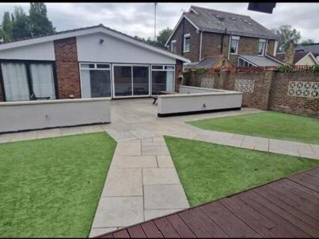 4 bedroom bungalow for rent in Green Street Green Road, Lane End, Dartford, DA2