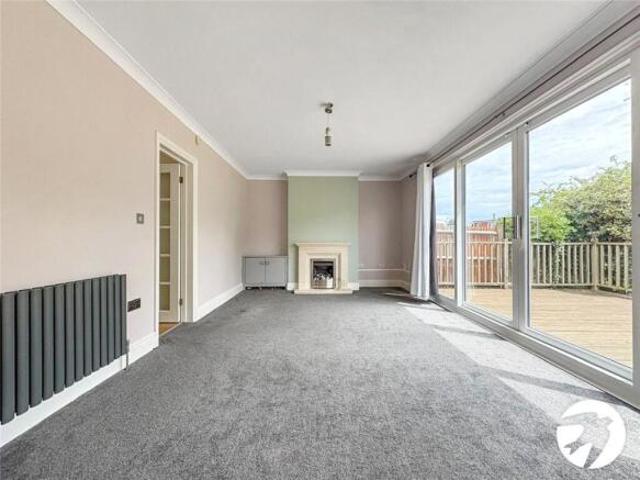 4 bedroom bungalow for rent in Eccleston Close, Orpington, BR6