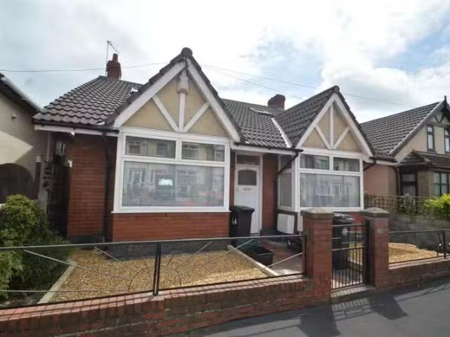 4 bedroom bungalow for rent in Filton Grove, Horfield, Bristol.