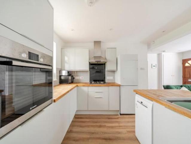 4 bedroom bungalow for rent in Holcombe Close Bath BA2
