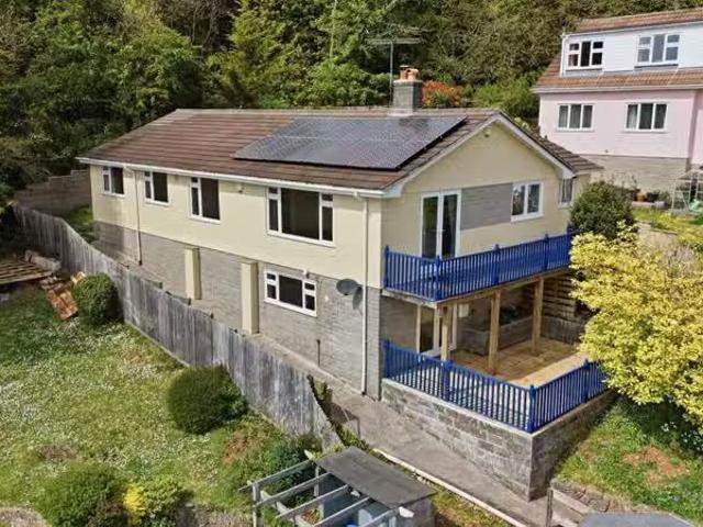 4 bedroom bungalow for rent in Leewood Road, Weston Super Mare.