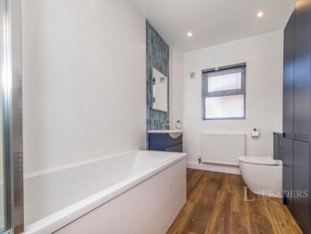 4 bedroom bungalow for rent in Sidegate Avenue, Ipswich, Suffolk, IP4