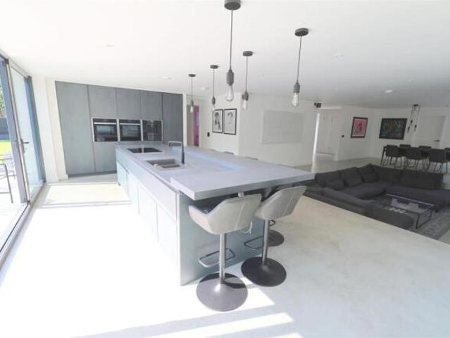4 bedroom bungalow for rent in Penn Drive, Frenchay, Bristol, BS16