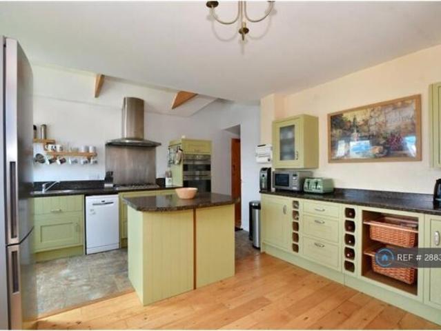 4 bedroom bungalow for rent in Royston Road, Bearsted, ME15