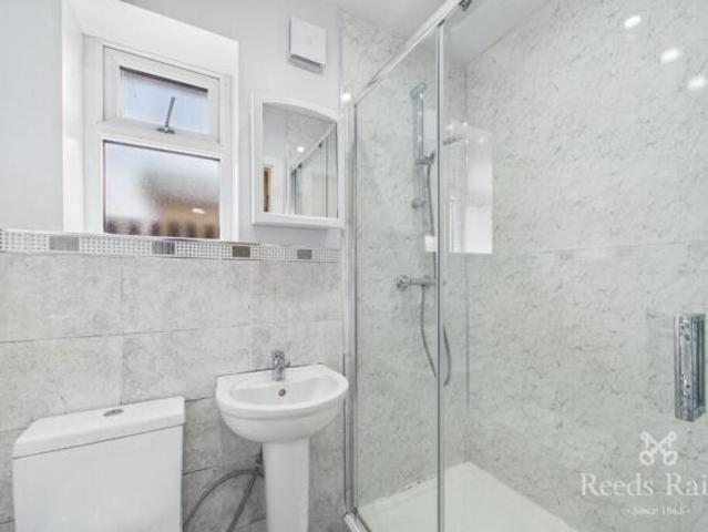 4 bedroom bungalow for rent in Woodcross Garth, Morley, Leeds, West Yorkshire, LS27