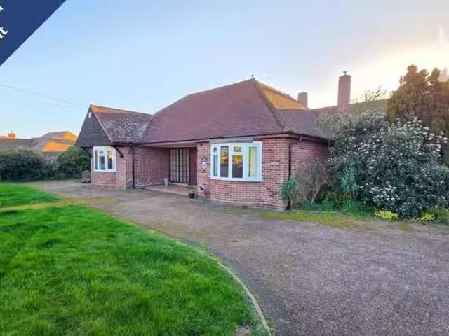 4 bedroom bungalow for rent in Windmill Road, Bradfield, Manni.