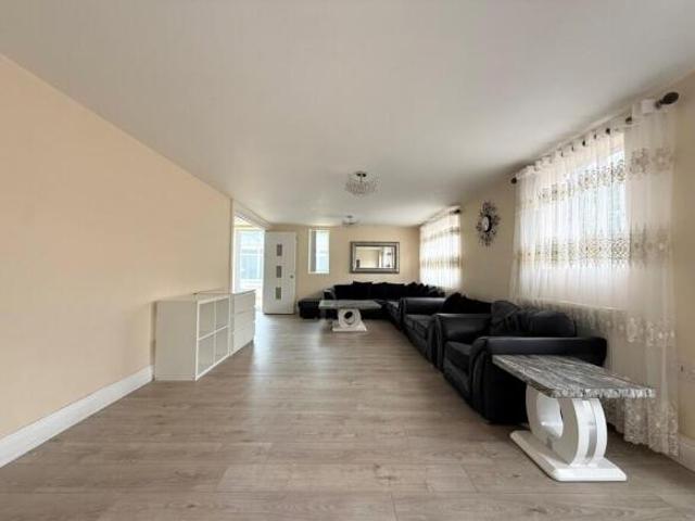 4 bedroom bungalow for rent in Trueman Place, Oldbrook, MK6