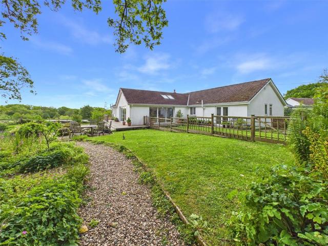 4 bedroom bungalow for sale