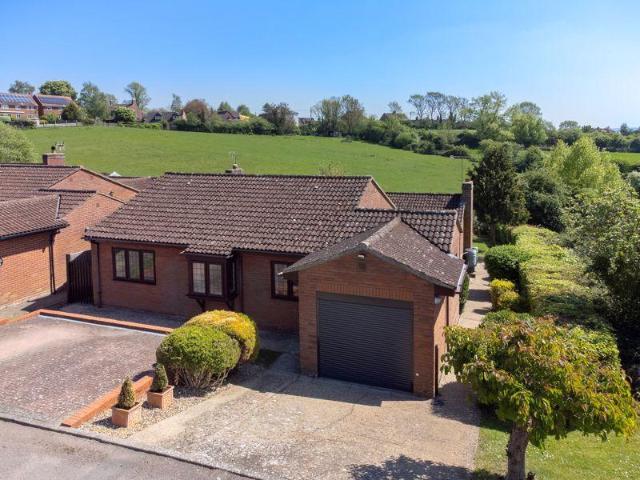 4 bedroom bungalow for sale