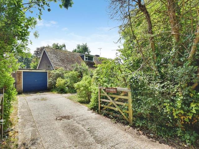 4 bedroom bungalow for sale