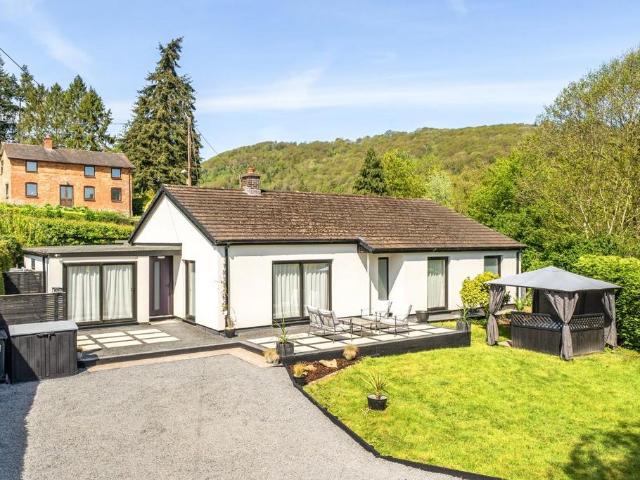 4 bedroom bungalow for sale