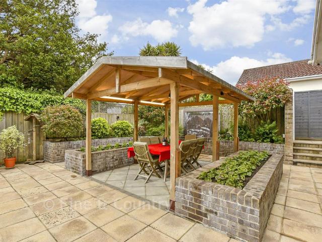 4 bedroom bungalow for sale