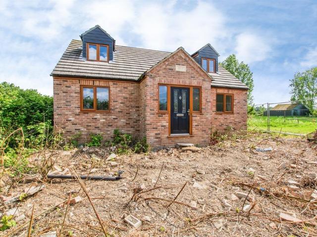 4 bedroom bungalow for sale