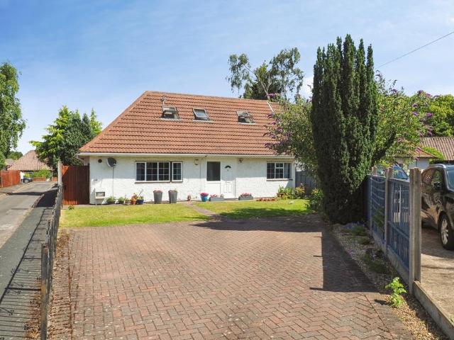 4 bedroom bungalow for sale