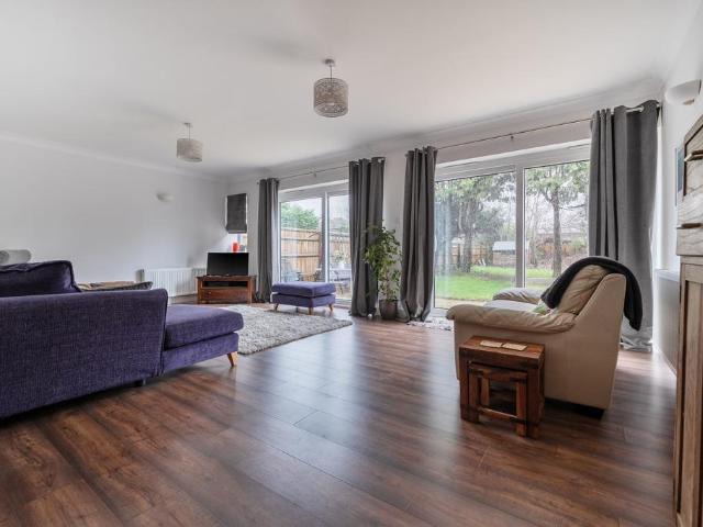 4 bedroom bungalow for sale