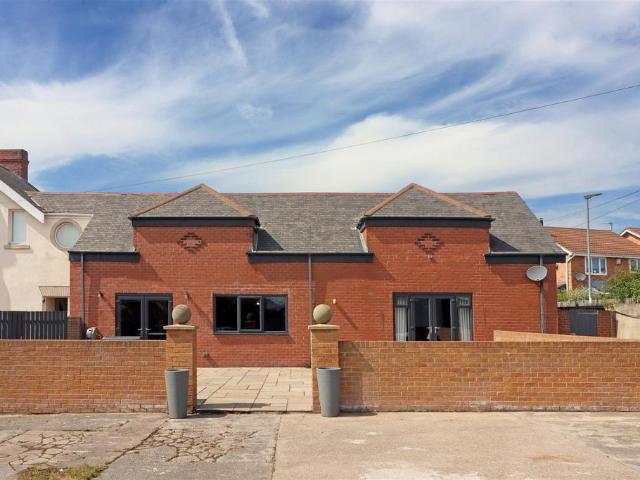 4 bedroom bungalow for sale