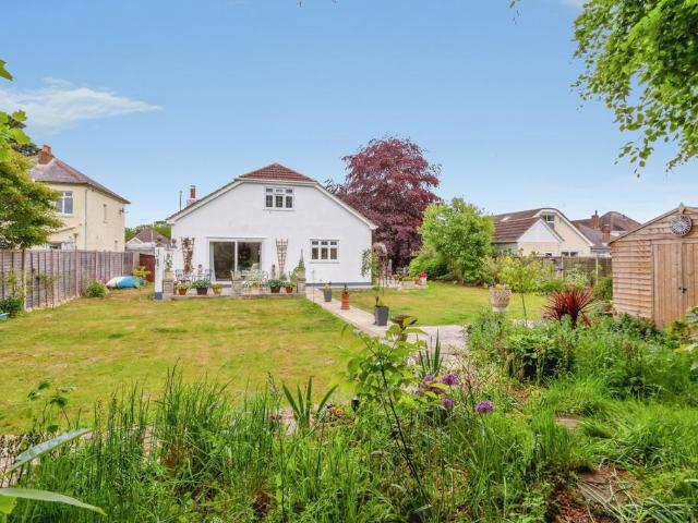4 bedroom bungalow for sale
