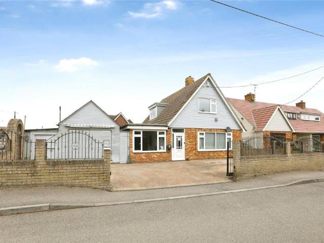 4 bedroom bungalow for sale