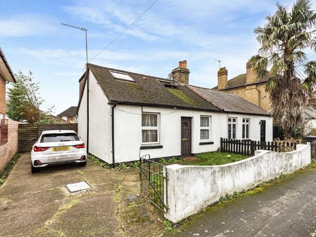 4 bedroom bungalow for sale