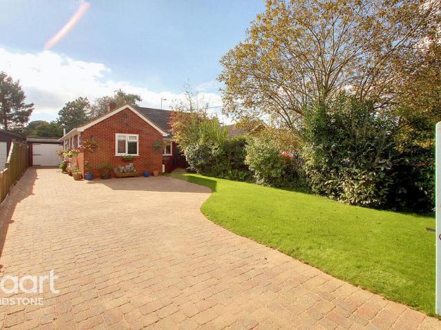 4 bedroom bungalow for sale