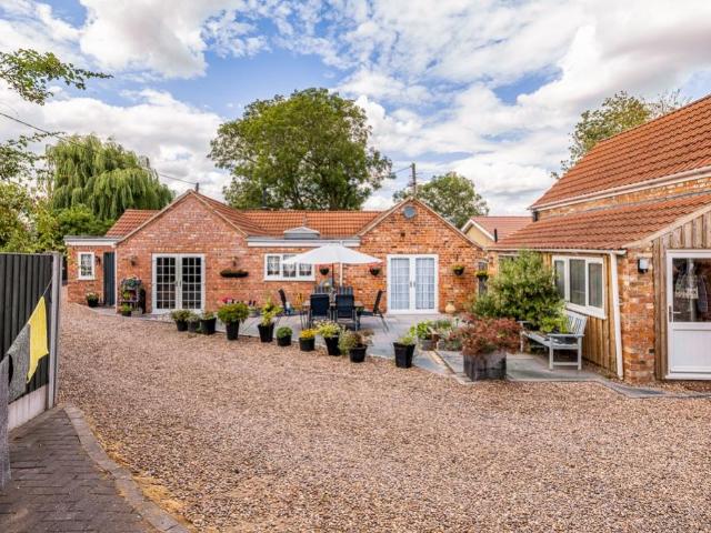 4 bedroom bungalow for sale