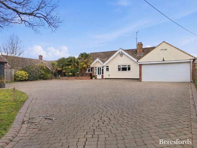 4 bedroom bungalow for sale