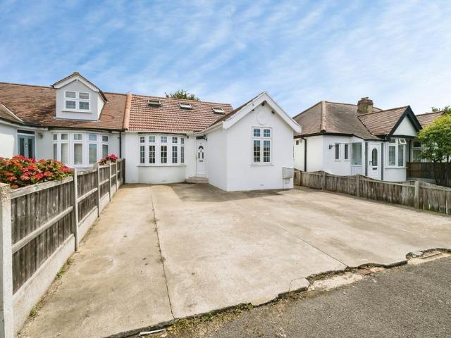 4 bedroom bungalow for sale