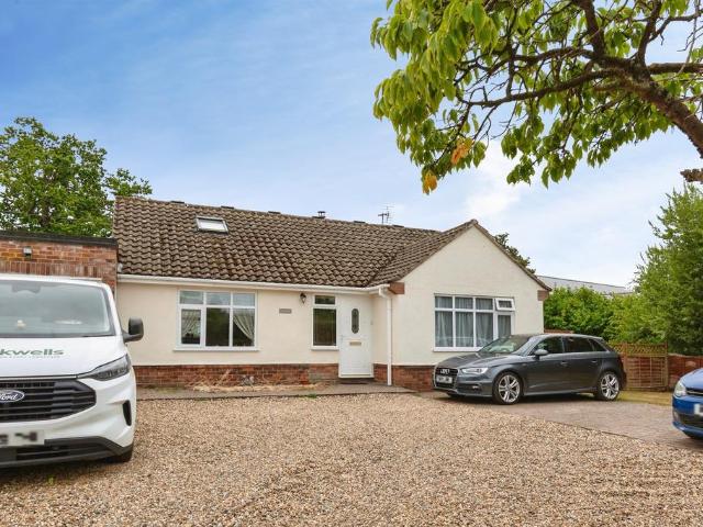 4 bedroom bungalow for sale