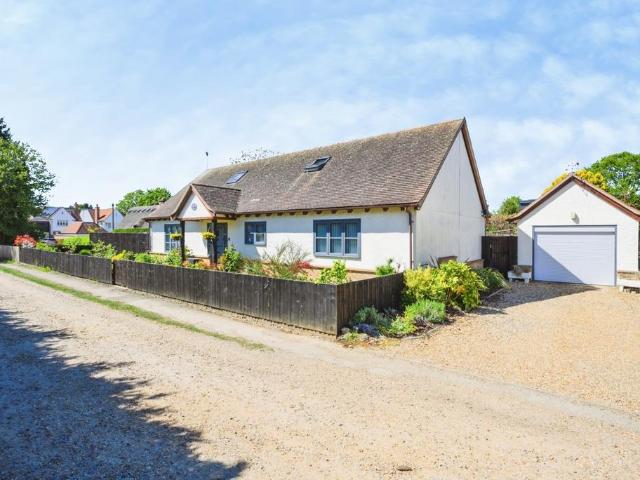 4 bedroom bungalow for sale