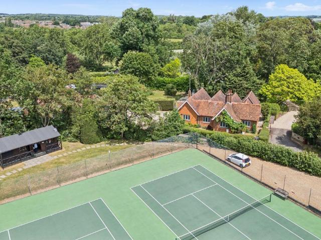 4 bedroom bungalow for sale
