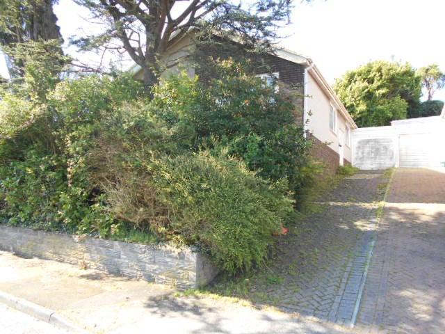 4 bedroom bungalow for sale