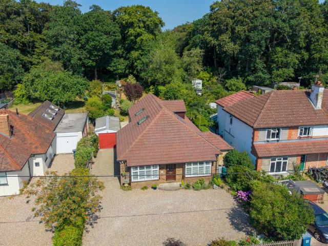4 bedroom detached bungalow for sale