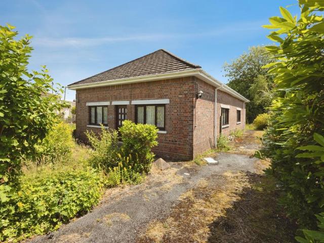 4 bedroom bungalow for sale