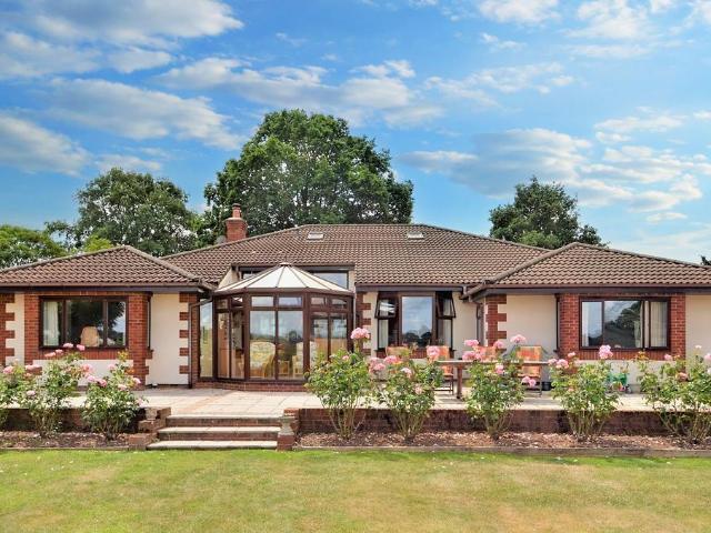 4 bedroom bungalow for sale