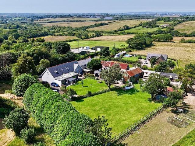 4 bedroom bungalow for sale