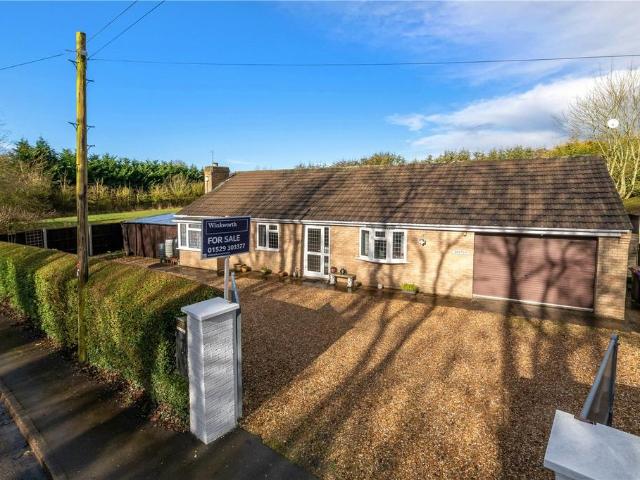 4 bedroom bungalow for sale