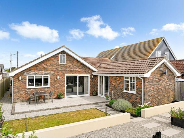 4 bedroom bungalow for sale