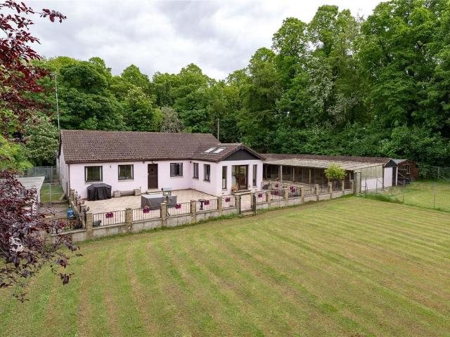 4 bedroom bungalow for sale
