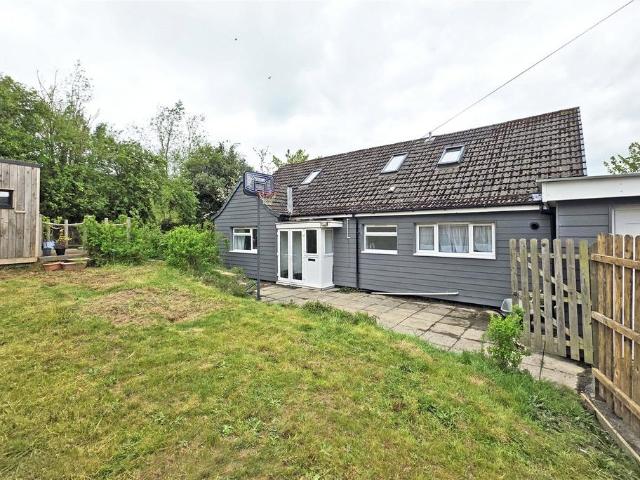 4 bedroom bungalow for sale