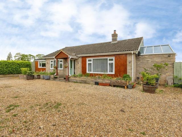 4 bedroom bungalow for sale