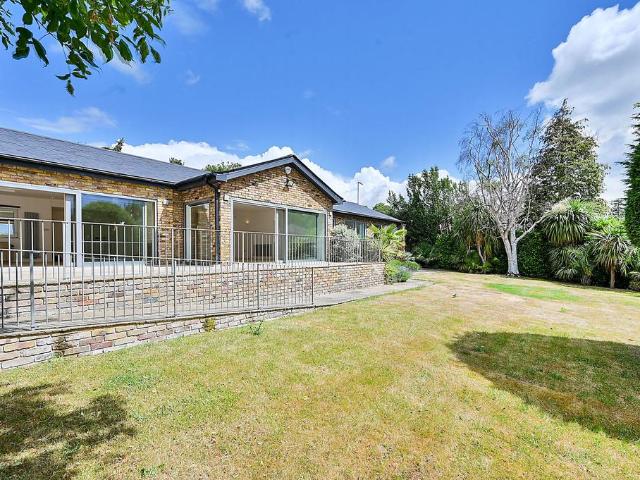 4 bedroom bungalow for sale