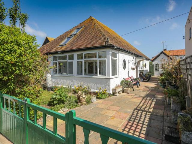 4 bedroom bungalow for sale
