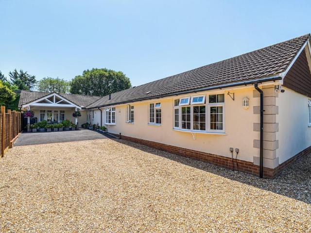 4 bedroom bungalow for sale