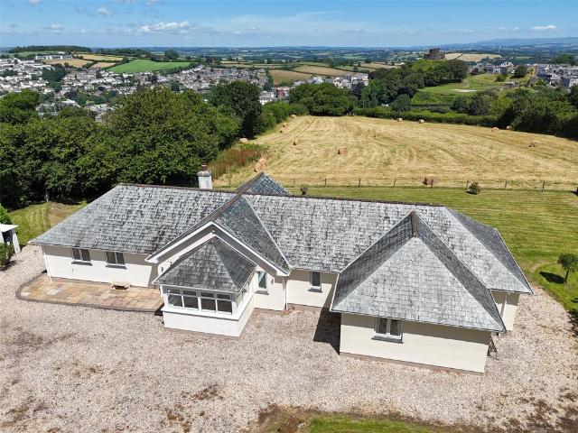 4 bedroom bungalow for sale