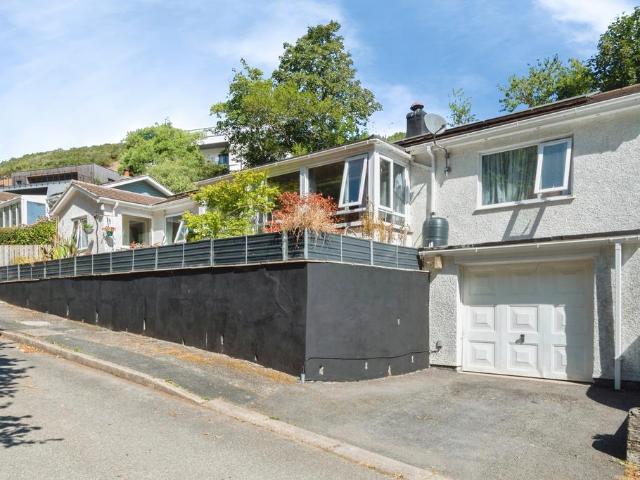 4 bedroom bungalow for sale