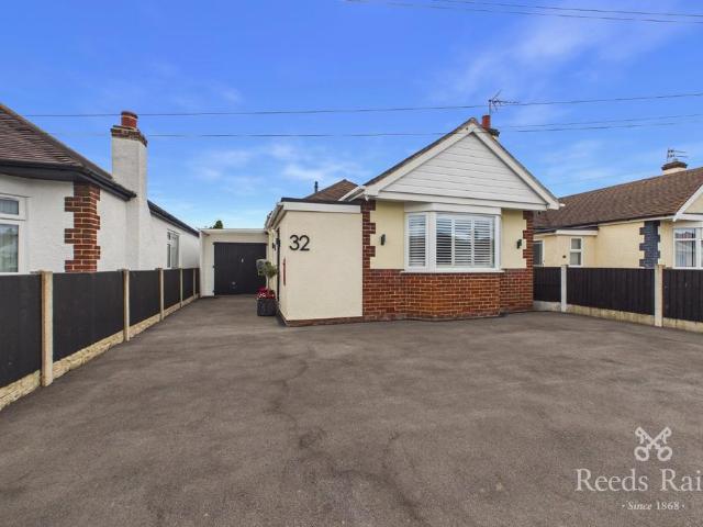 4 bedroom bungalow for sale