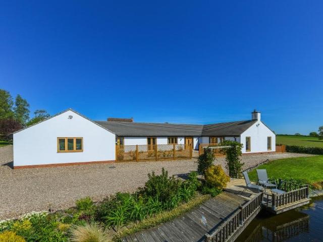 5 bedroom bungalow for sale