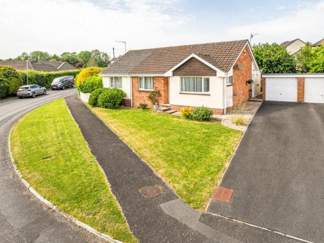4 bedroom bungalow for sale